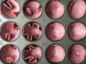 Salami Bites With Tomatoes & Avocado - Super Easy Low Carb Paleo Snack