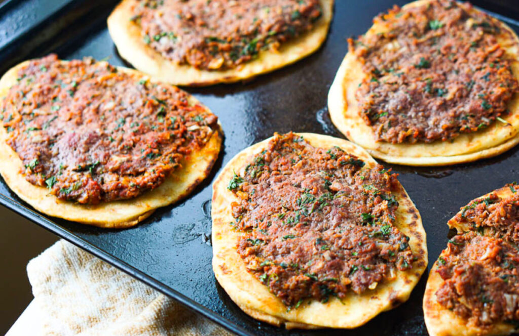 Easy Lebanese Pizza Recipe | simple & tasty dinner in 20 minutes!