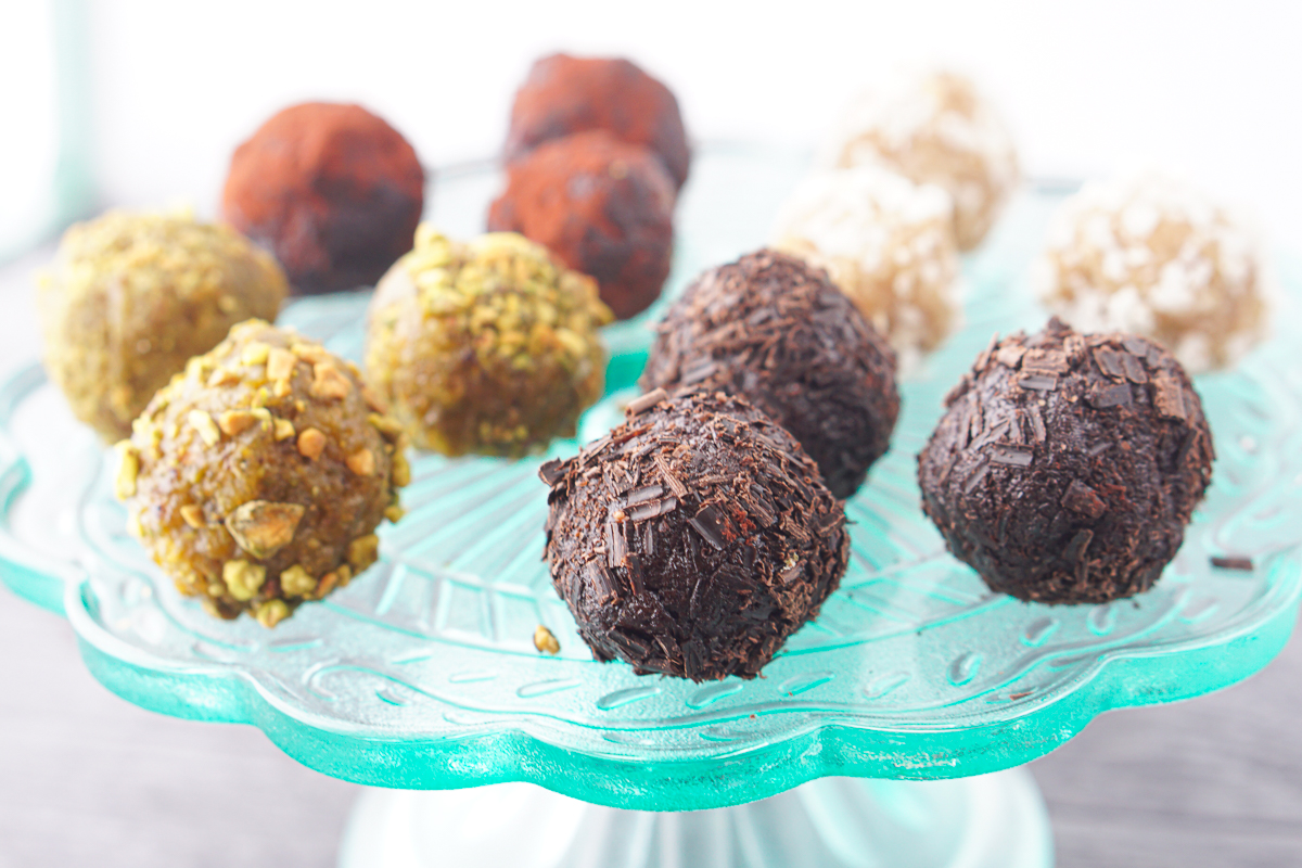 Dried Fruit Balls Recipe - an easy and healthy snack or dessert!