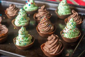 Chocolate Christmas Tree Mousse Cups with Low Carb Version too! | My ...