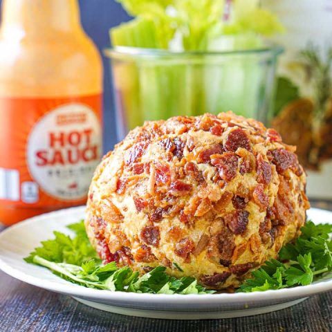 Buffalo Chicken Cheese Ball with Bacon | easy low carb appetizer!