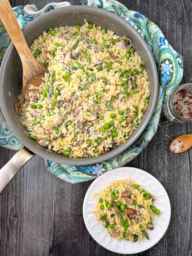 Creamy Orzo with Peas and Mushrooms | easy side dish in 20 mins