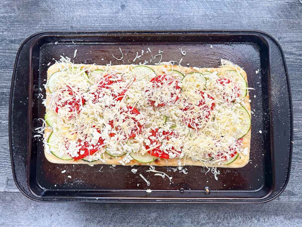 Easy Zucchini Flatbread Recipe | 15 minute veggie dinner or app!